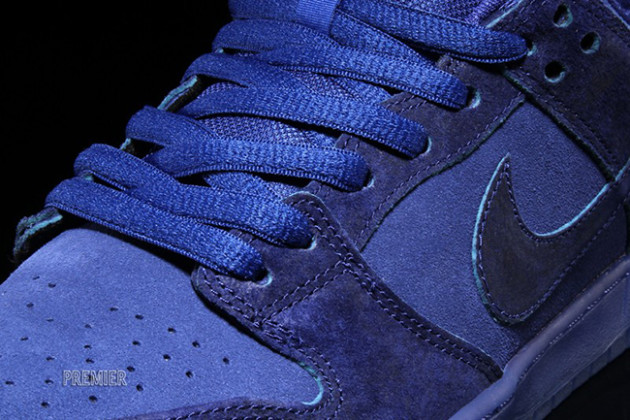 Nike SB Dunk Low Blue Moon | SneakerFiles