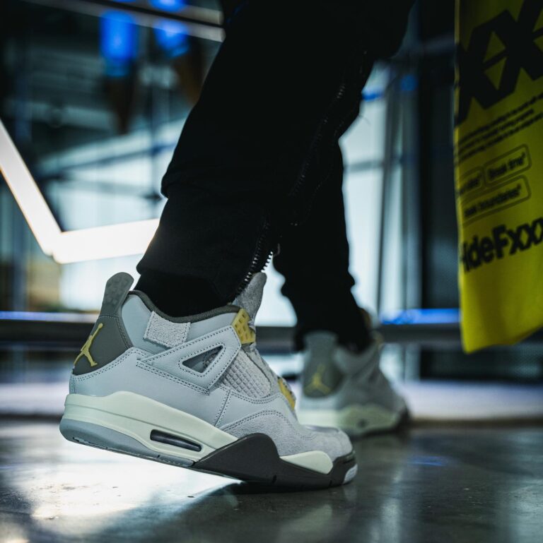 Air Jordan 4 SE Craft Photon Dust DV3742-021 Release Date + Where to ...
