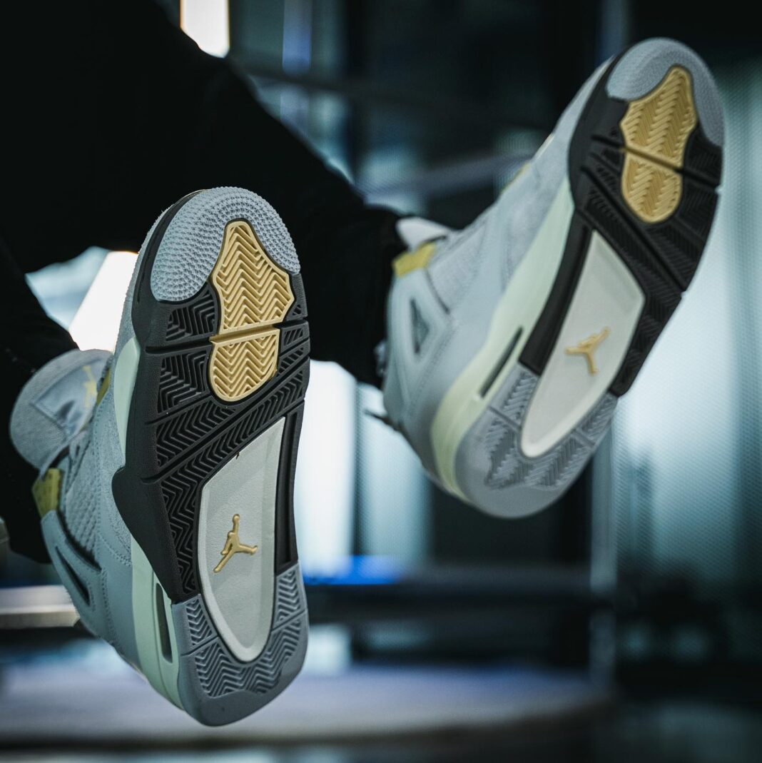 Air Jordan 4 SE Craft Photon Dust DV3742-021 Release Date + Where to Buy | SneakerFiles