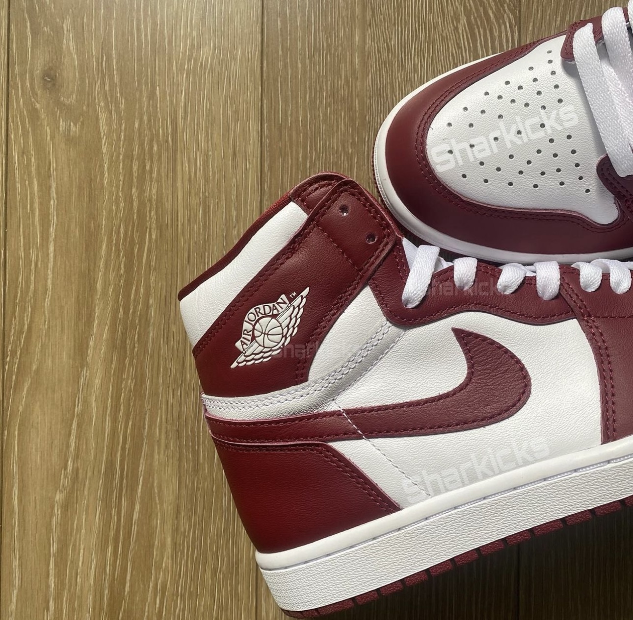 Air Jordan 1 High OG Artisanal Red (Team Red) DZ5485-160 | SneakerFiles