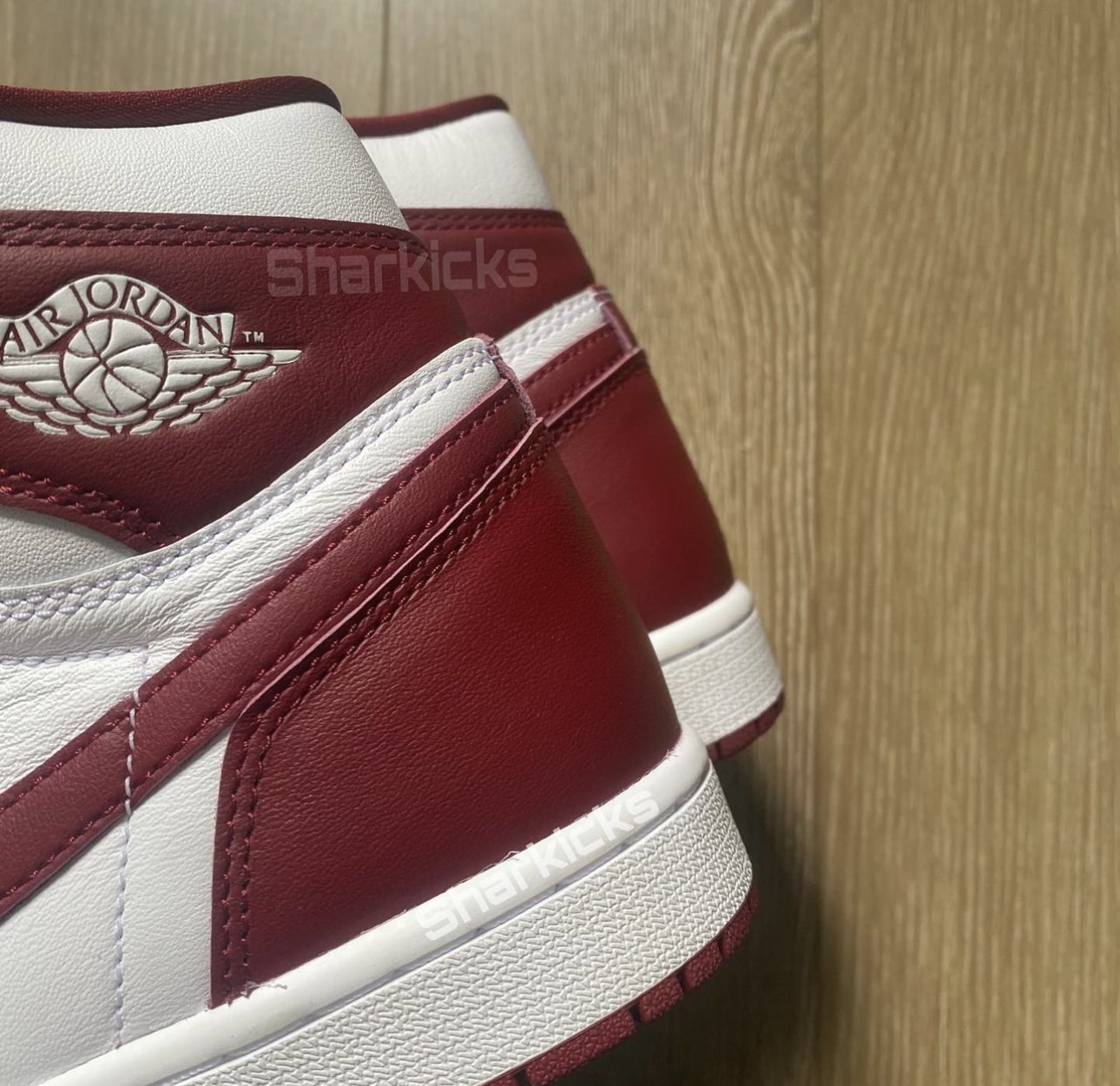 Air Jordan 1 High OG Artisanal Red (Team Red) DZ5485-160 | SneakerFiles