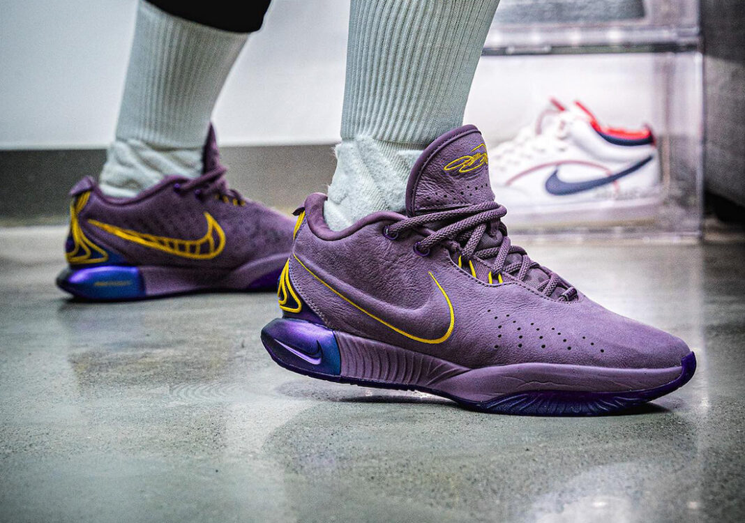 Nike LeBron 21 Violet Dust FV2345-500 | SneakerFiles