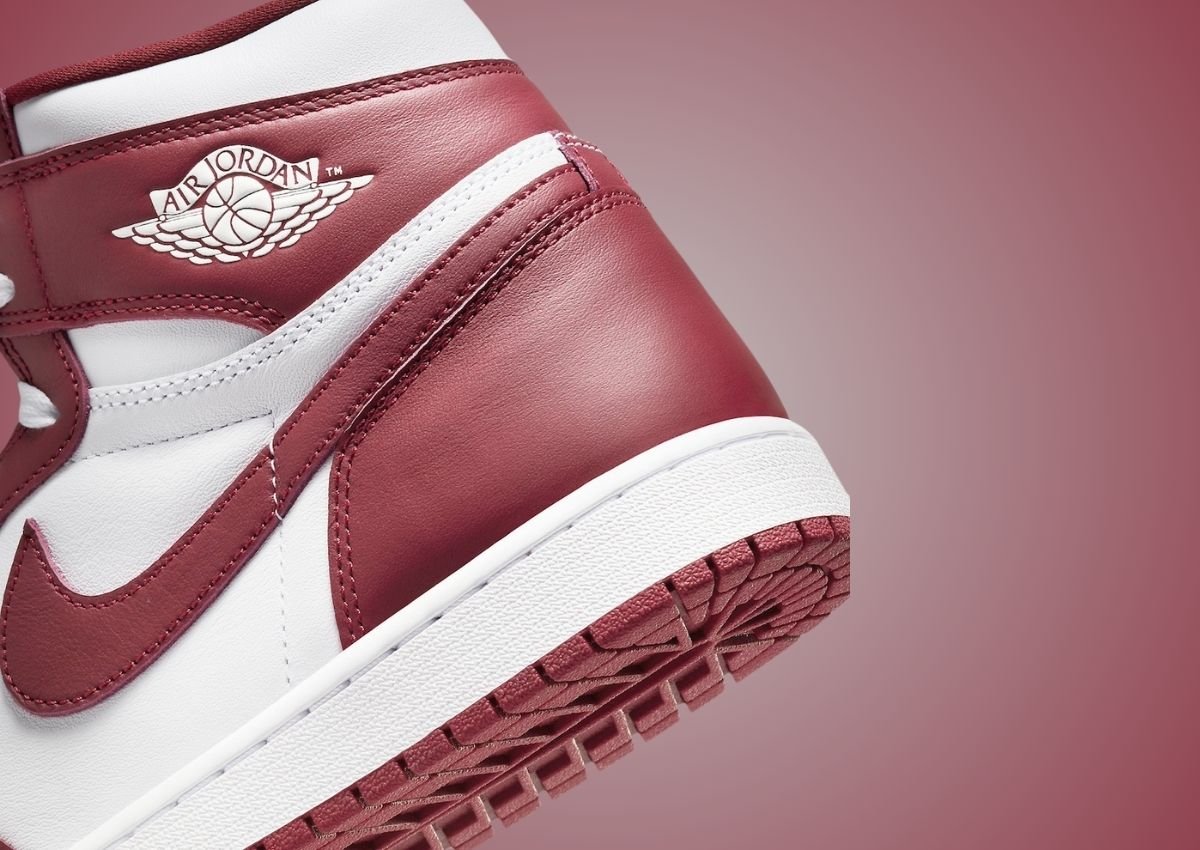 Air Jordan 1 High OG Artisanal Red (Team Red) DZ5485-160 | SneakerFiles