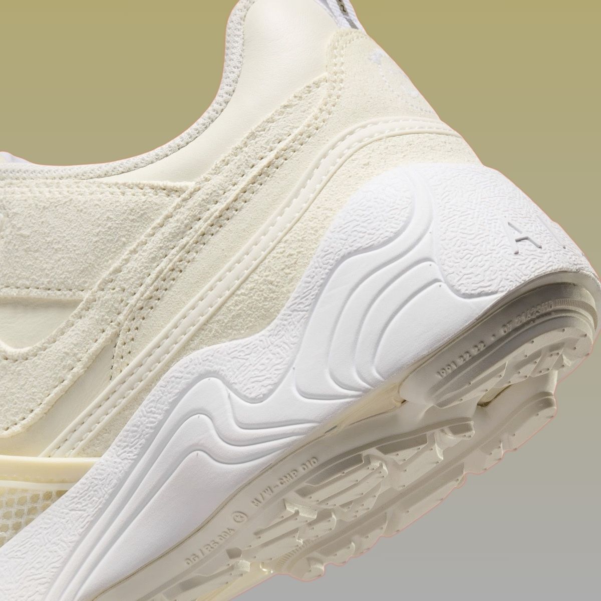 Travis Scott x Nike Shark-A-Don Sail HQ3061-100 | SneakerFiles