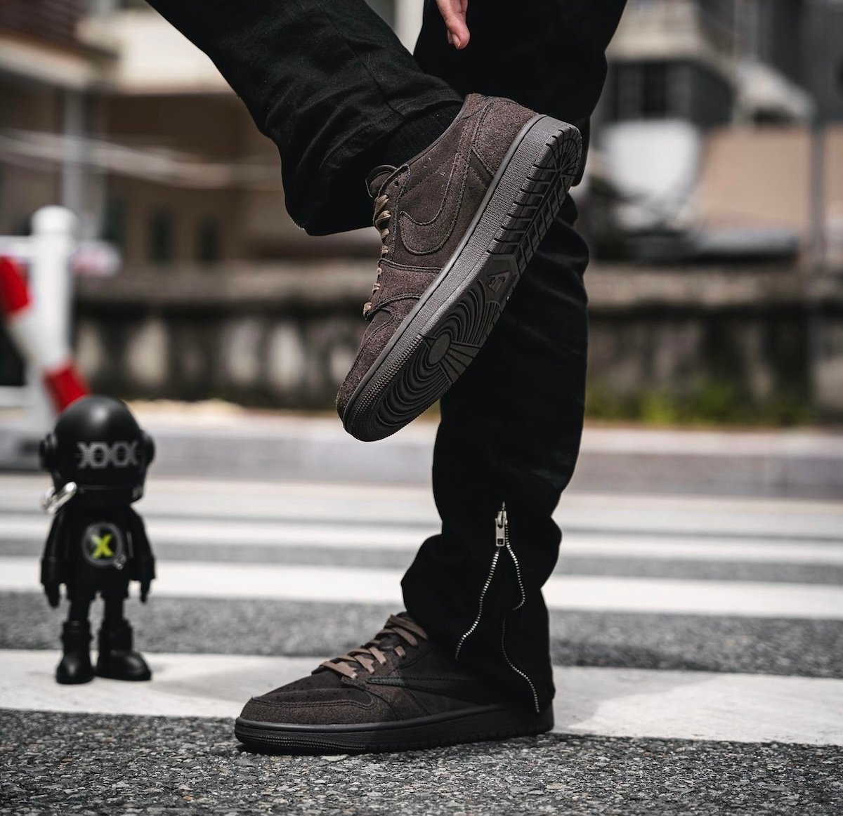 Travis Scott x Air Jordan 1 Low OG Velvet Brown DM7866-202 | SneakerFiles