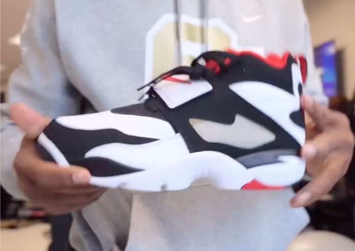 Nike Air Diamond Turf Atlanta Falcons 2025 FZ8224-100 | SneakerFiles
