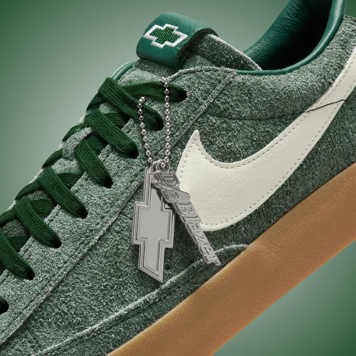Devin Booker x Chevrolet x Nike Blazer Low Team Dark Green HV2197-300 ...
