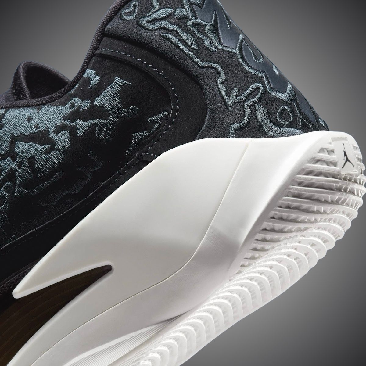 Jordan Zion 3 M.U.D. Ash FN1714-002 | SneakerFiles