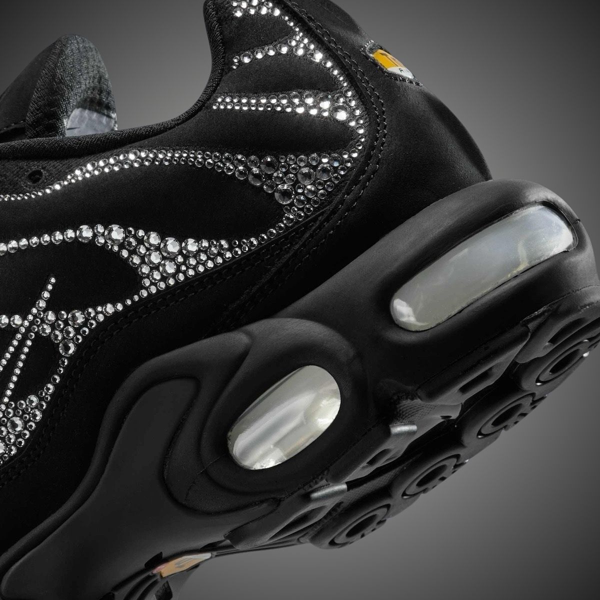 Swarovski x Nike Air Max Plus Moonlight FZ4237-001 | SneakerFiles