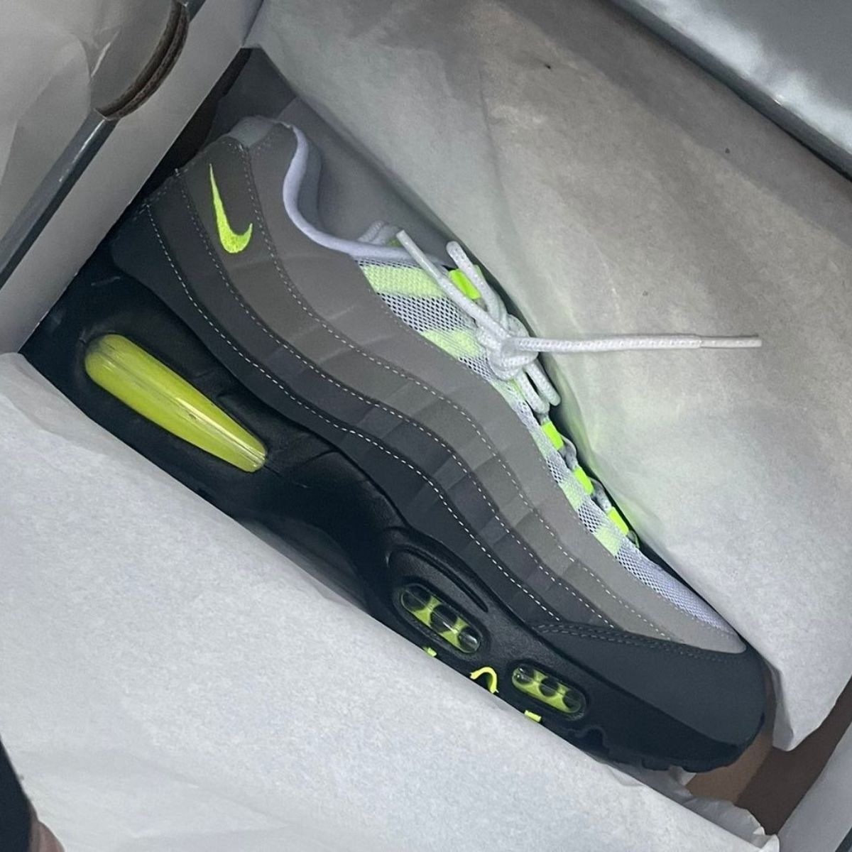 Nike Air Max 95 OG Neon 2025 HM4740-004 | SneakerFiles